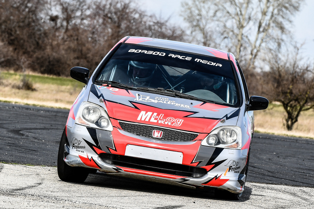 Successful test race with Honda - Autósajtó